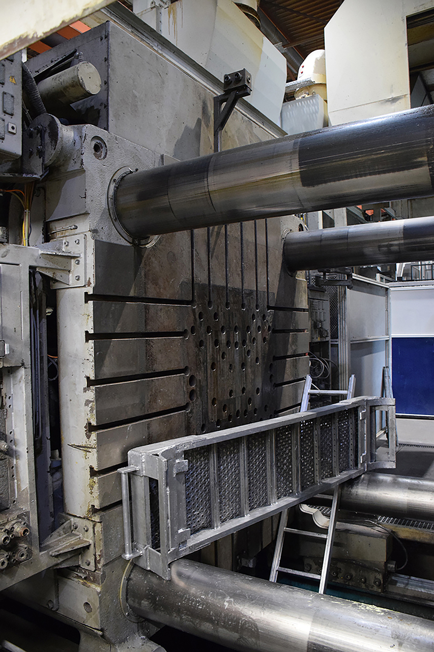 Fiss prodaja rabljene stroje za tlačno litje v Turčijo: Dva stroja ...